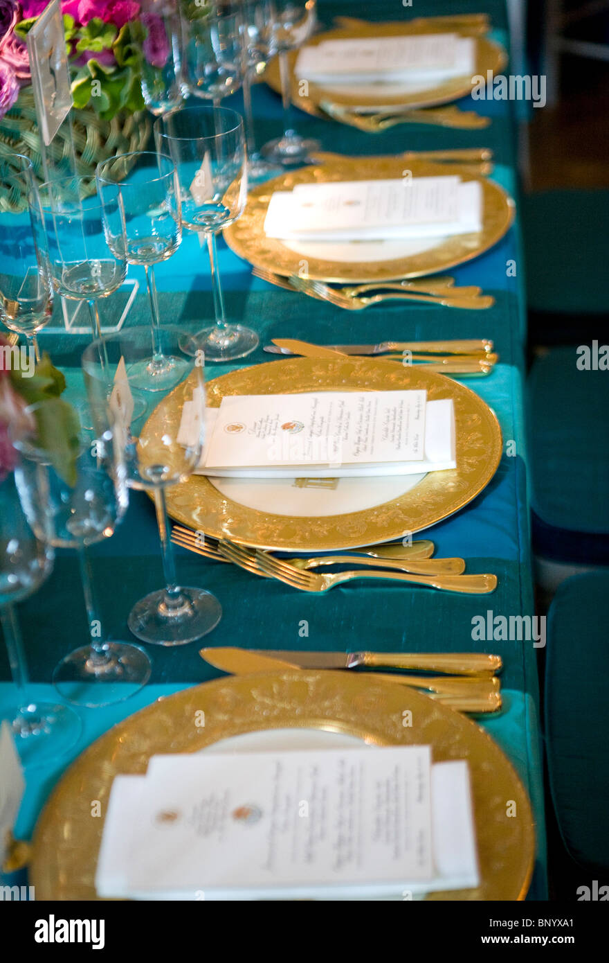 Decorations and place settings for the Mexico State Dinner at the White ...