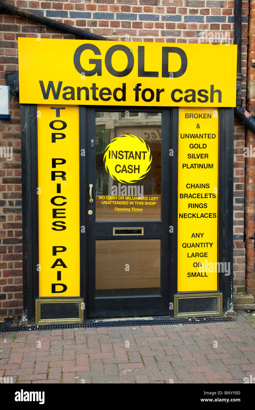 Gold shop cash sign hi-res stock photography and images - Alamy