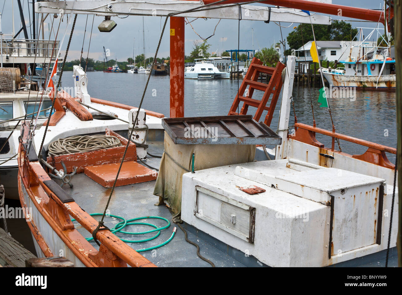 Sponge boat fishing boat hi-res stock photography and images - Alamy