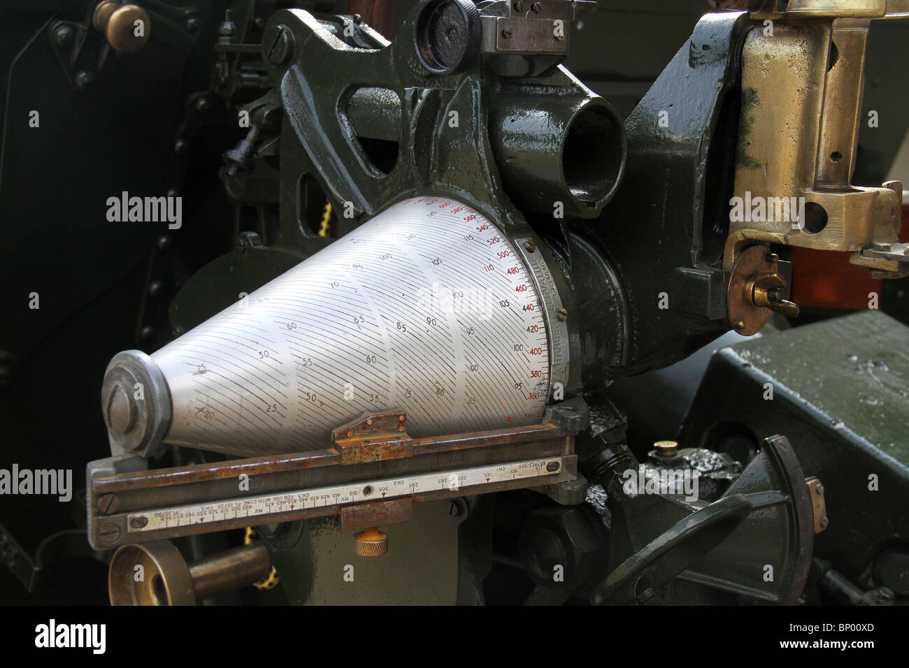 British 25 pound field gun hi-res stock photography and images - Alamy