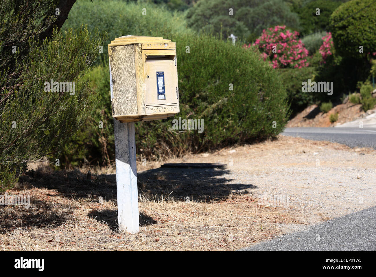 French post box hi-res stock photography and images - Alamy