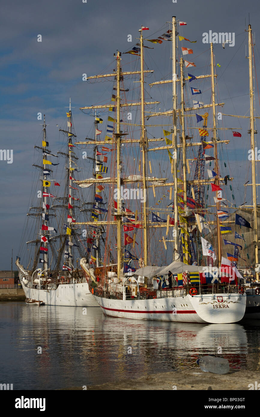 Full rigged three masted hi-res stock photography and images - Alamy