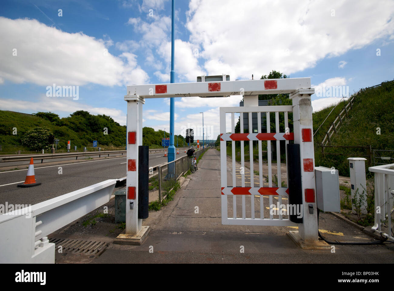 River Severn Bridge UK M4 Road Walk Cycle Way Gate Stock Photo - Alamy