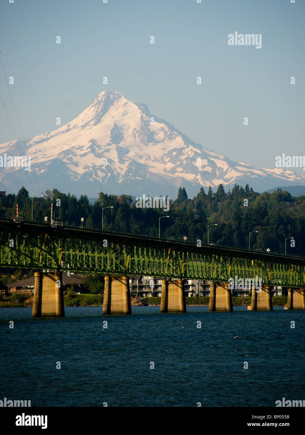 The WHITE SALMON INTERSTATE BRIDGE looking towards Hood River and Mount ...
