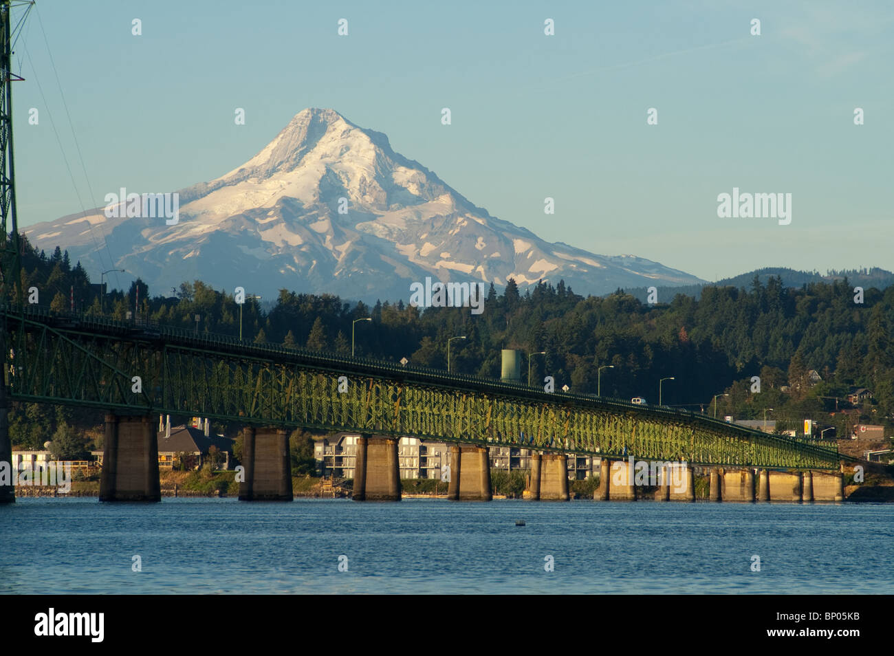 The WHITE SALMON INTERSTATE BRIDGE looking towards Hood River and Mount ...
