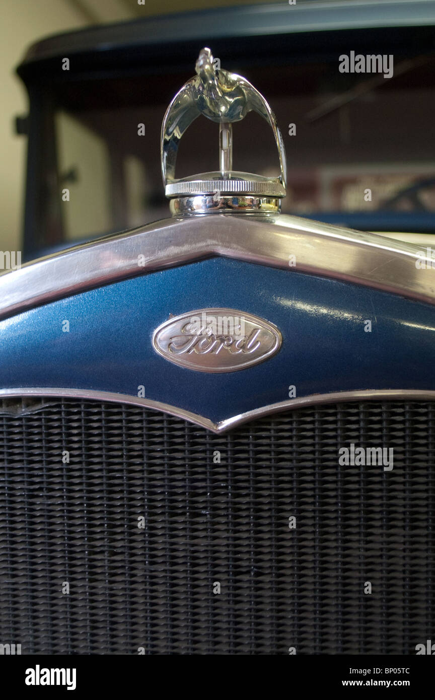 Front end of ford truck hi-res stock photography and images - Alamy