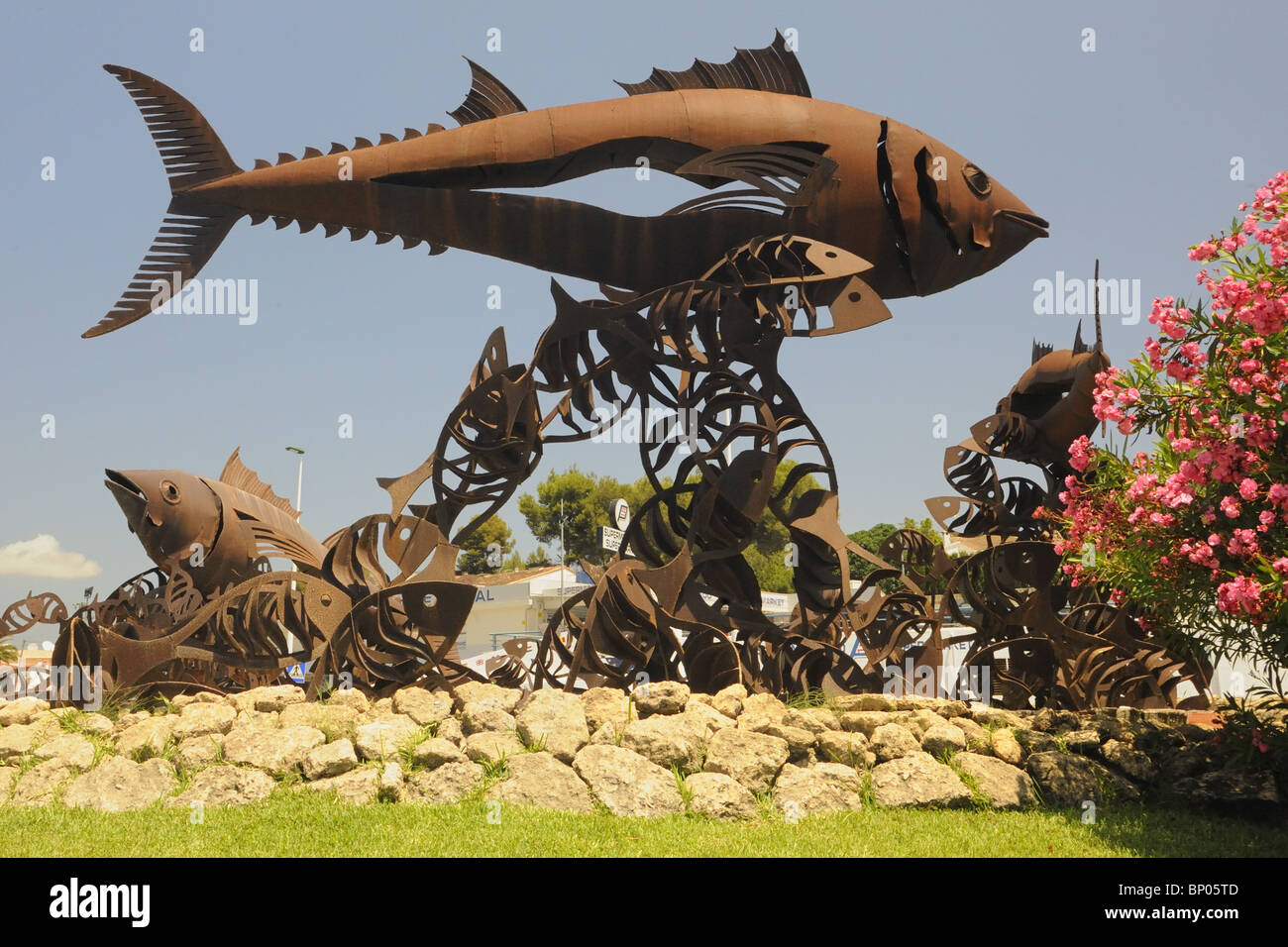 Roundabout sculptures hi-res stock photography and images - Alamy