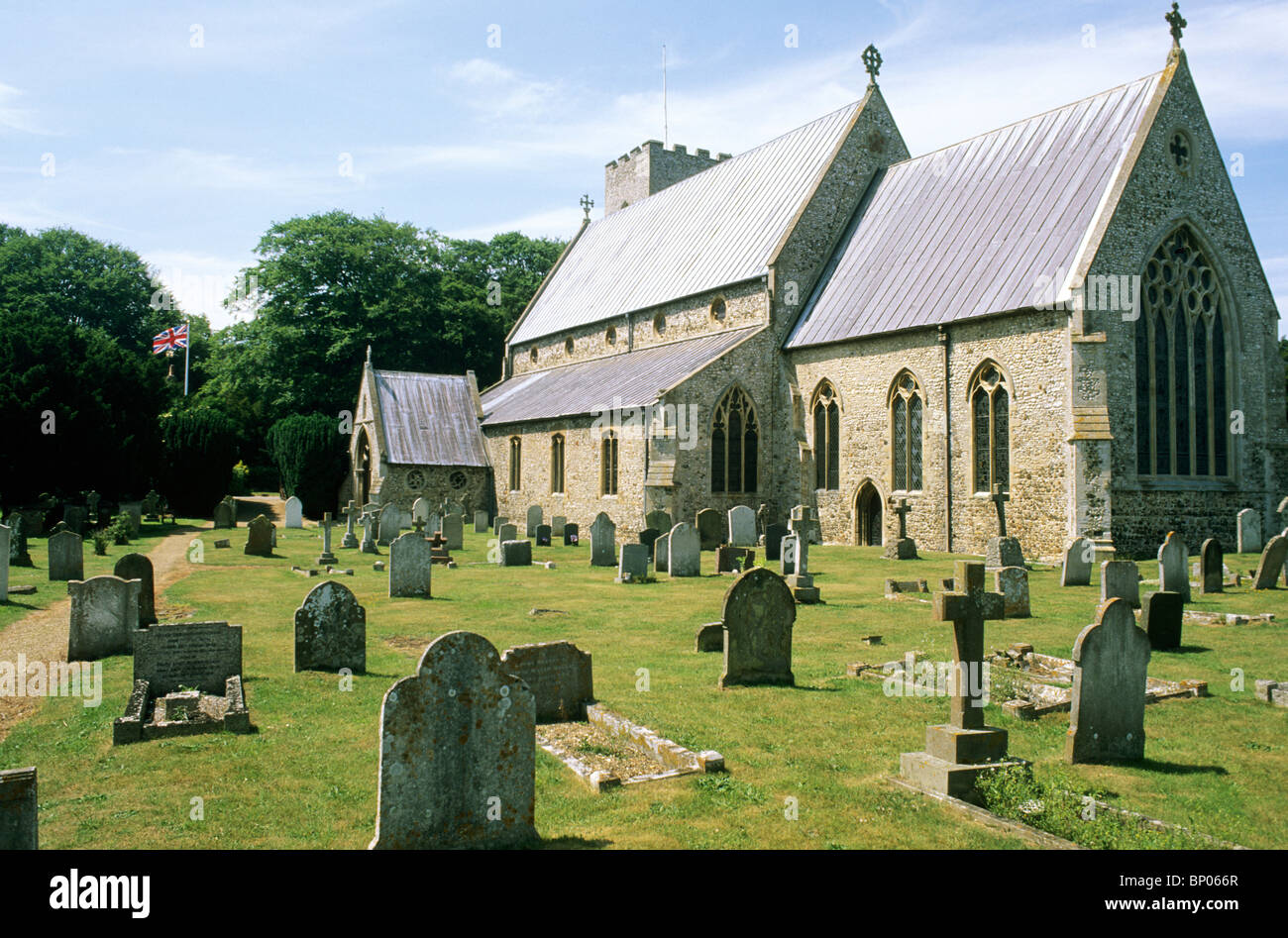 Uk old churches hi-res stock photography and images - Alamy