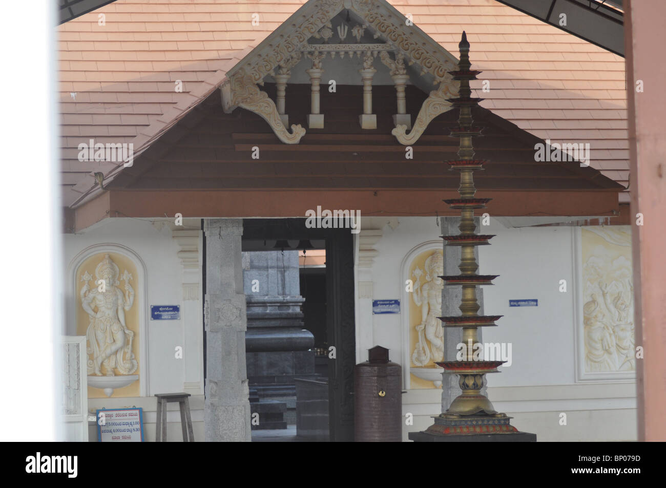 Entry hindu temple hi-res stock photography and images - Alamy