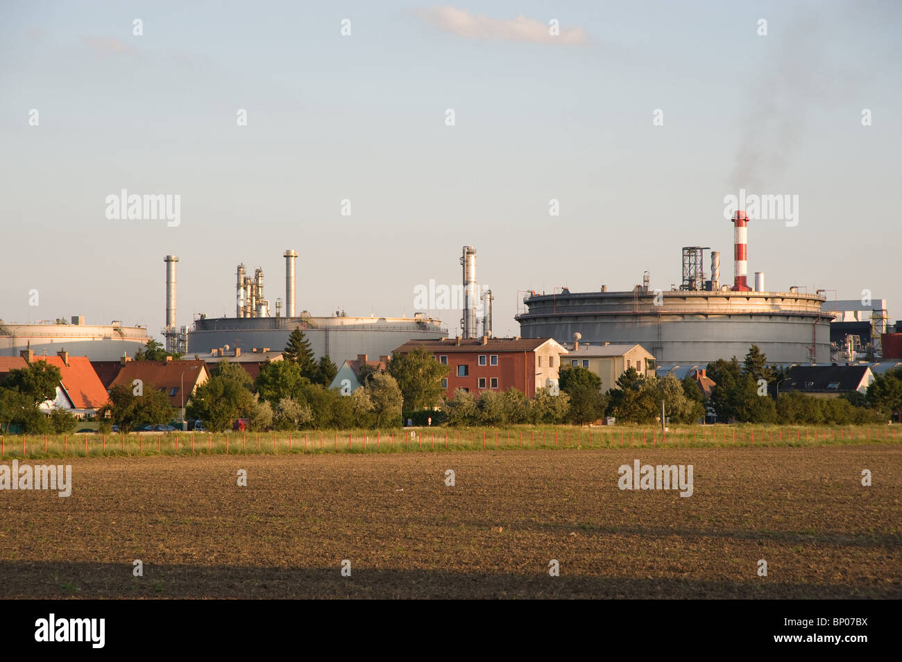 Schwechat raffinerie hi-res stock photography and images - Alamy