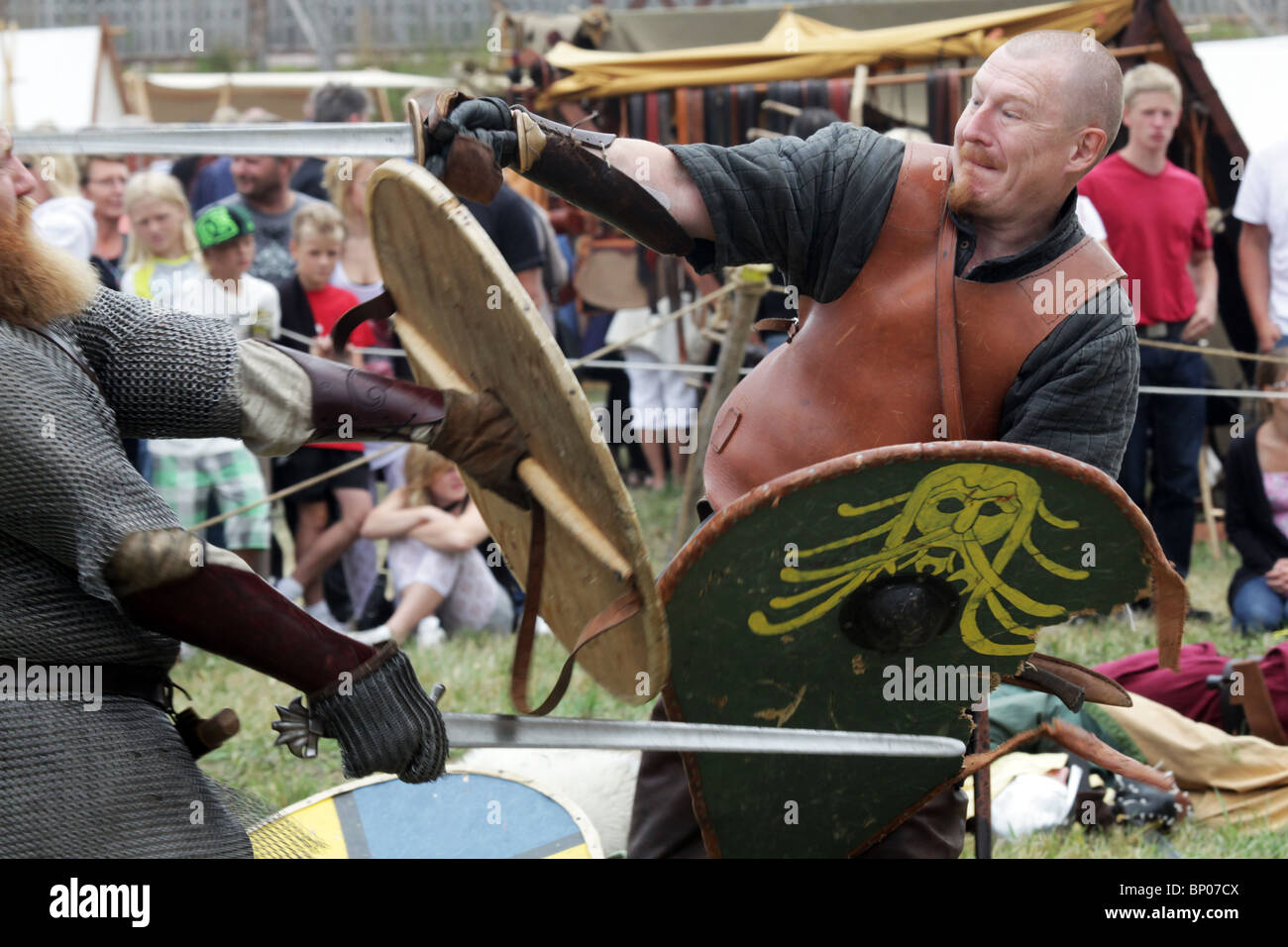 ROLE PLAY VIKING BATTLE RE-ENACTMENT: Battle reenactment Finland's ...