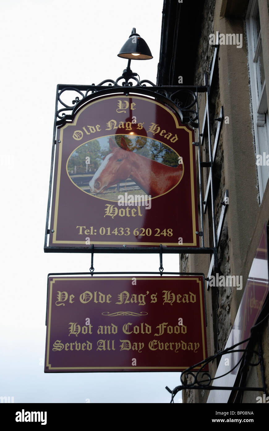 Ye old nags head sign castleton Derbyshire Stock Photo - Alamy