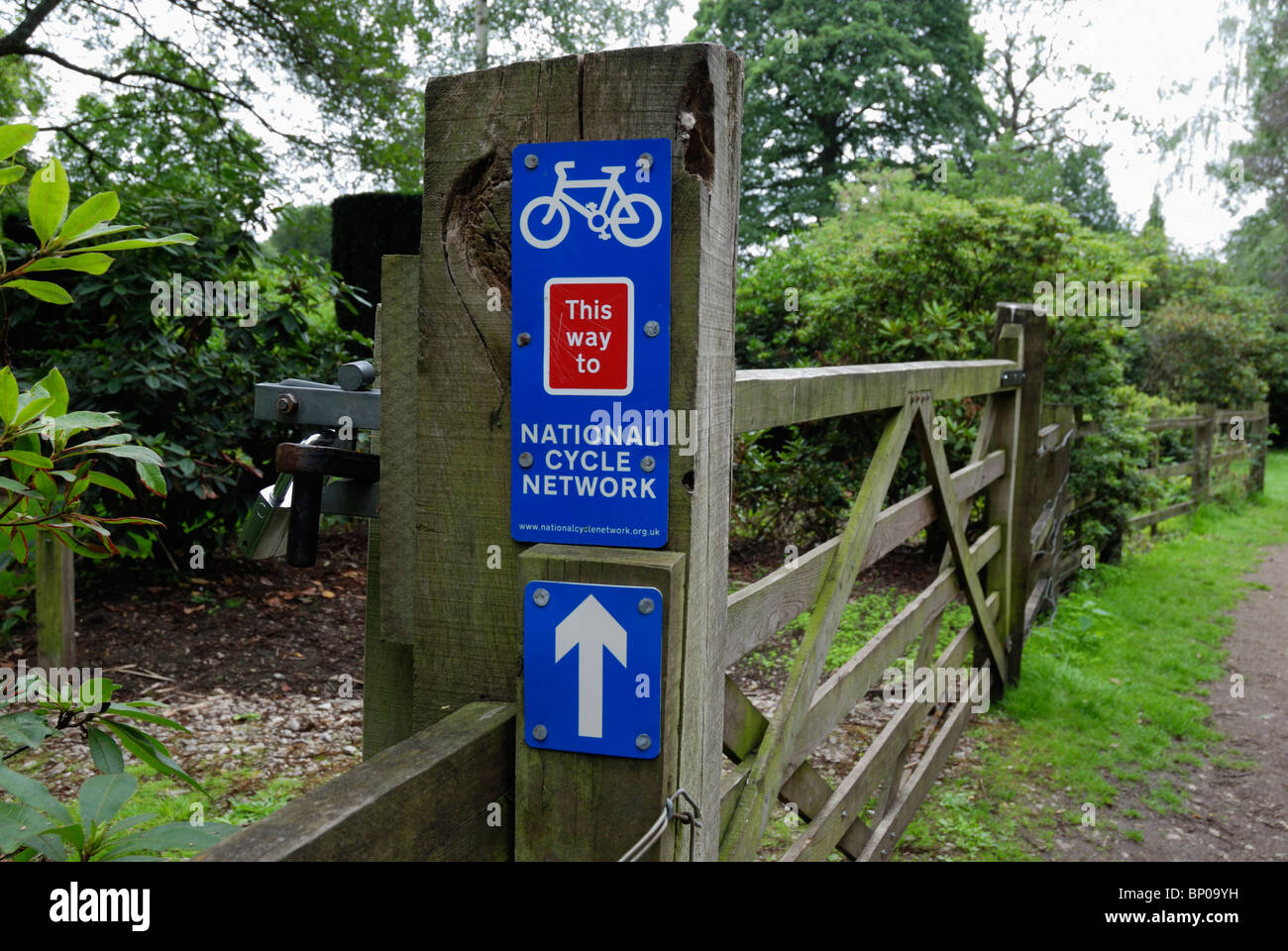 National cycle network sign in Elvaston castle Derbyshire Stock Photo ...