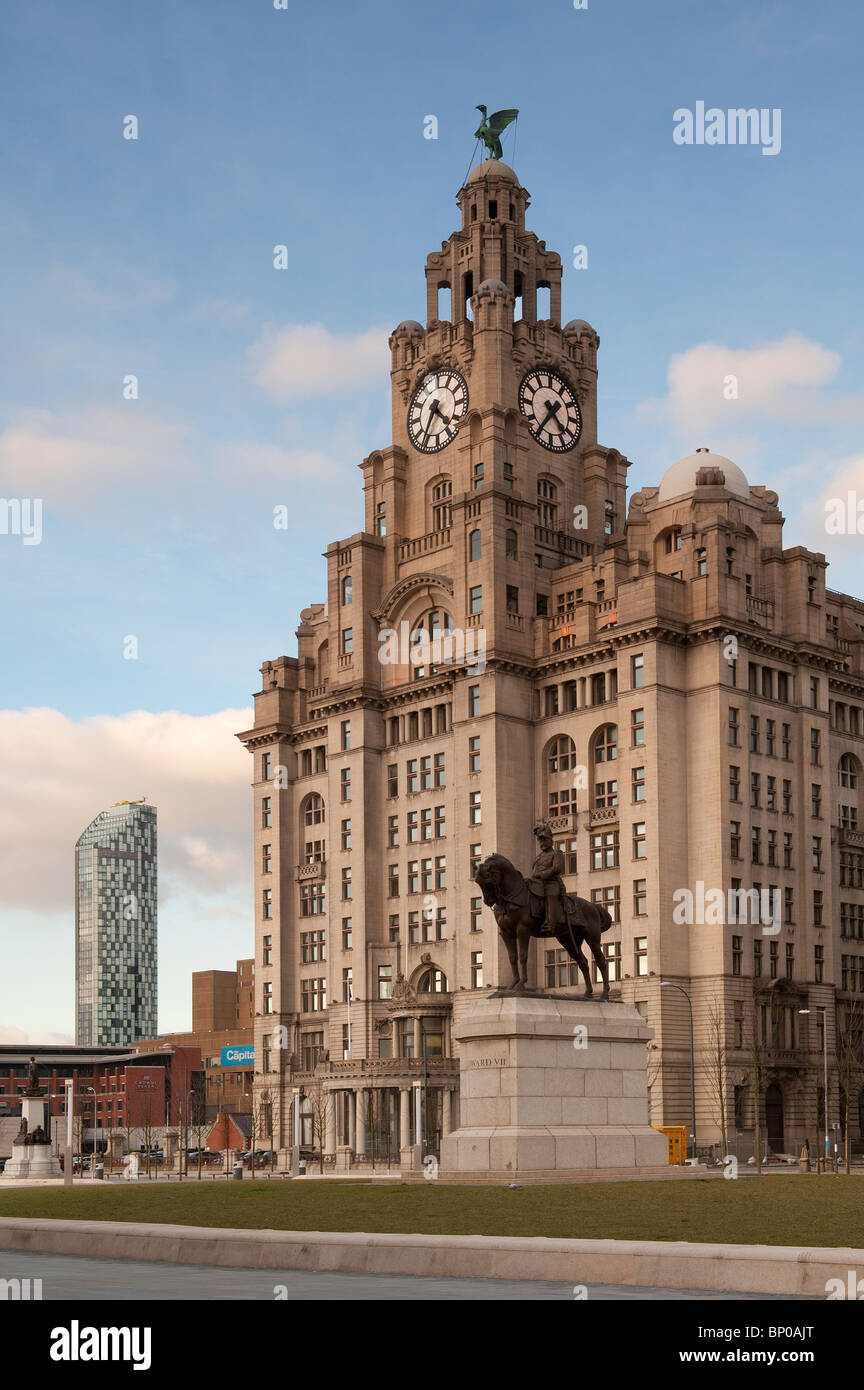 King Edward VII Monument & Liver Building Pier Head, Liverpool ...