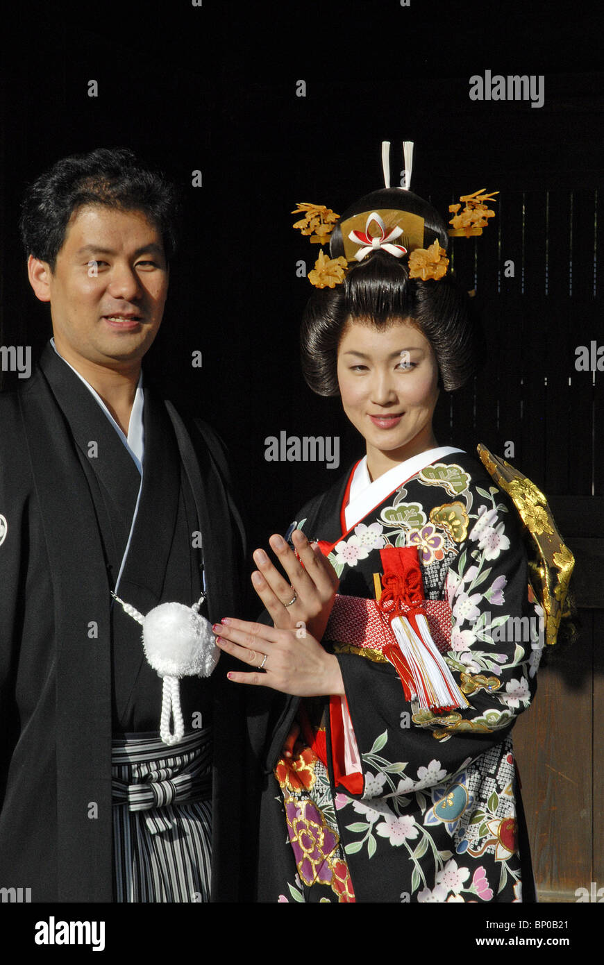 Shinto clothes hi-res stock photography and images - Alamy