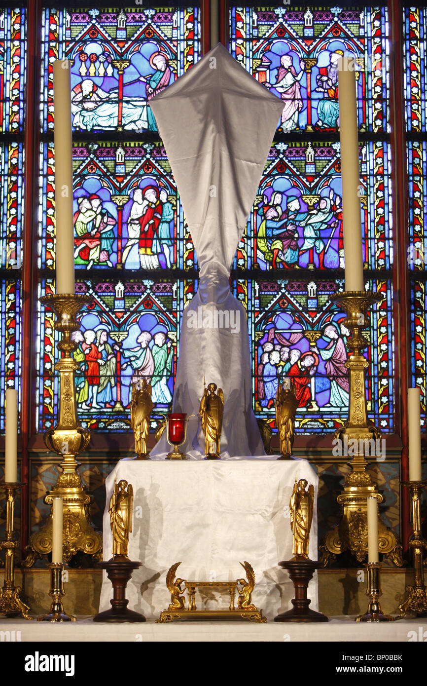 France, Paris, Easter week in Notre Dame cathedral Stock Photo - Alamy