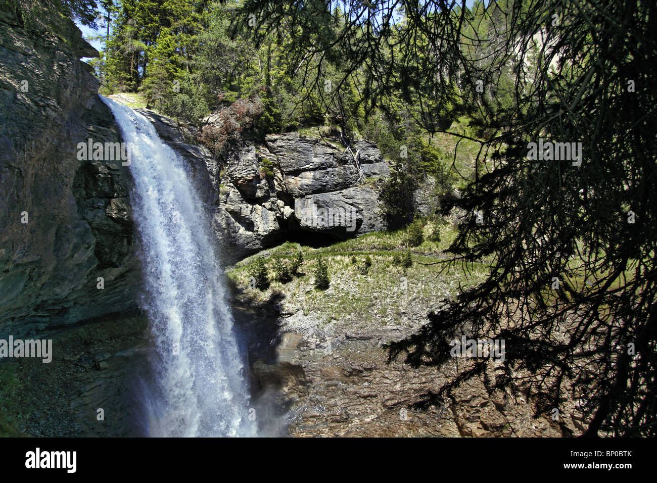 Falling into gorges hi-res stock photography and images - Alamy
