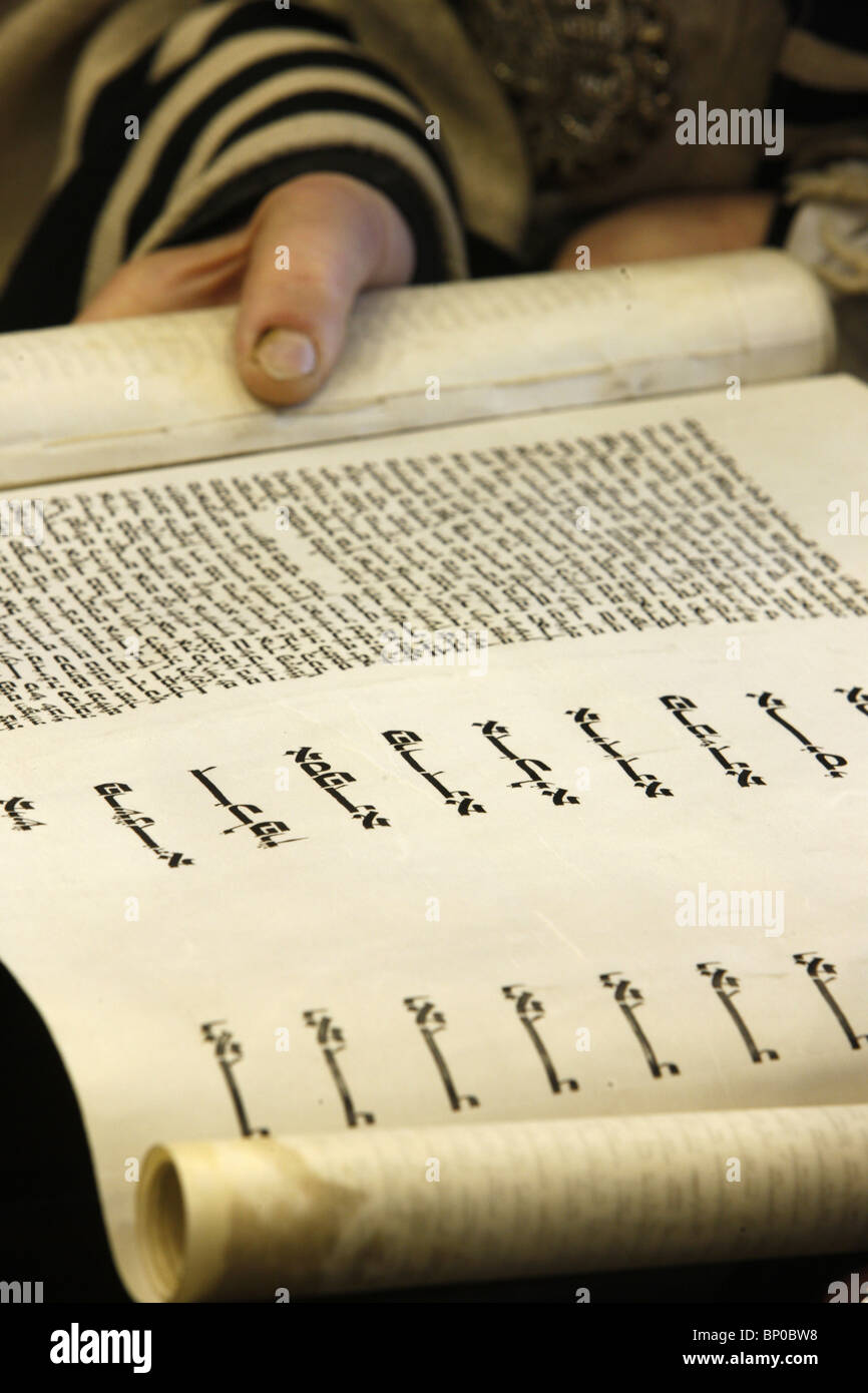 Israel, Jerusalem, Purim celebration in the Belz synagogue, Jerusalem ...