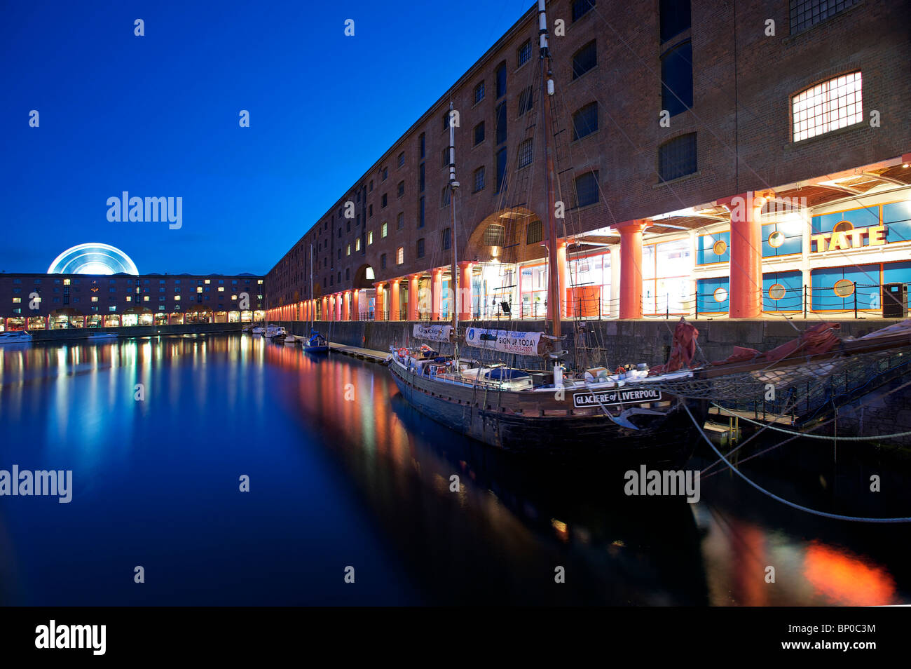 Red pillars albert dock liverpool hi-res stock photography and images ...