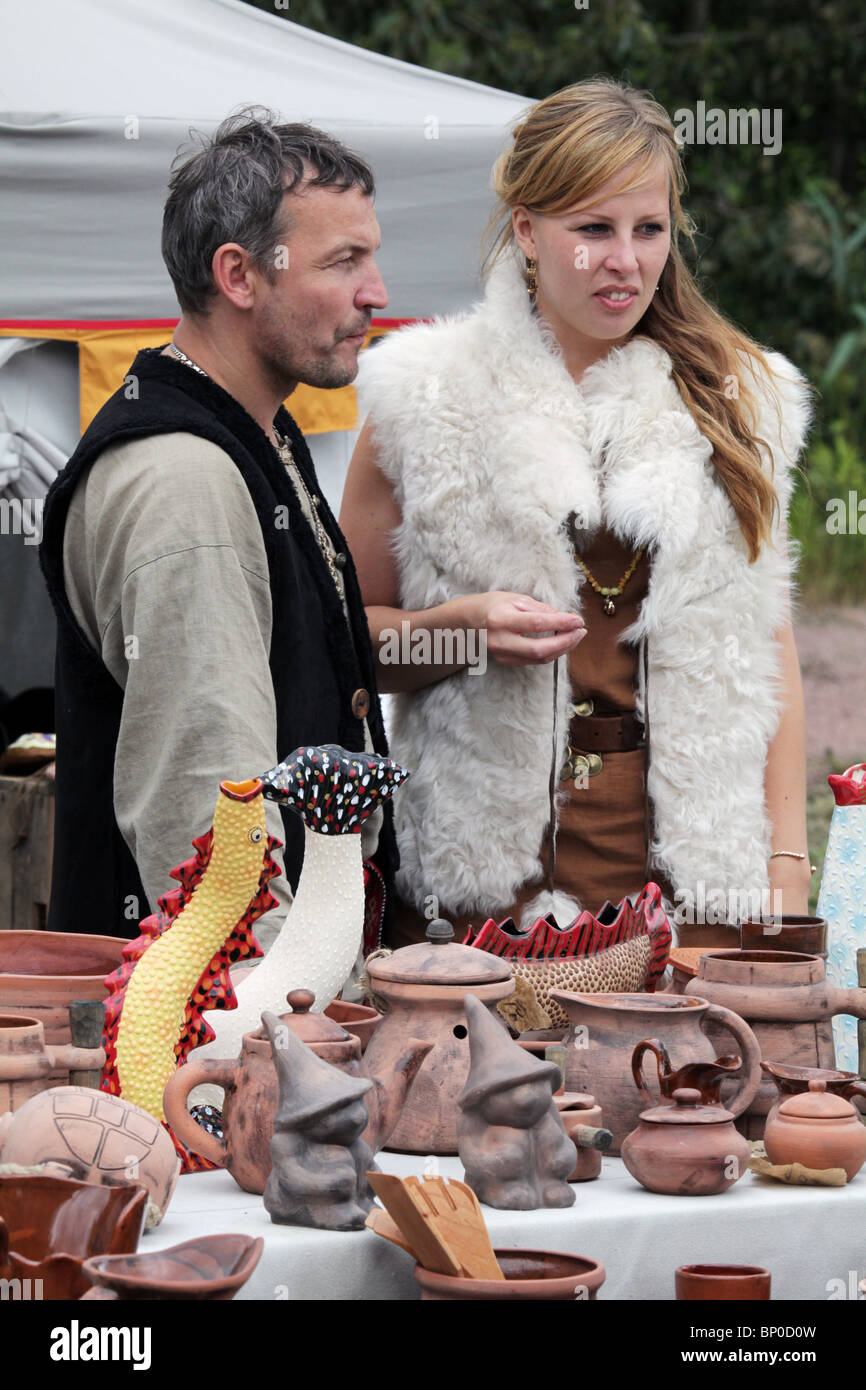 Medieval age market hi-res stock photography and images - Alamy