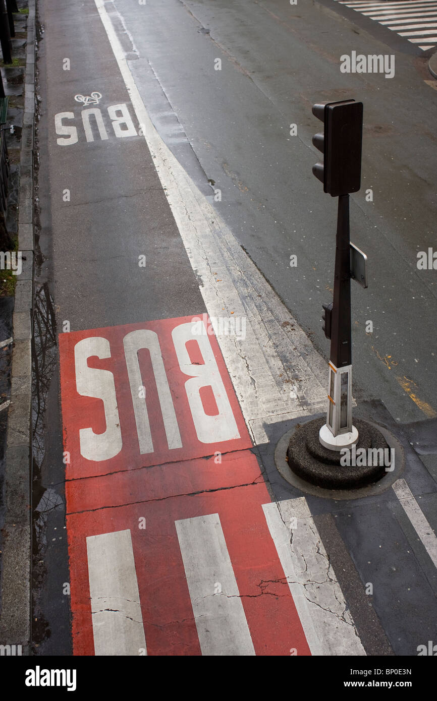 Bus lane road marking hi-res stock photography and images - Alamy