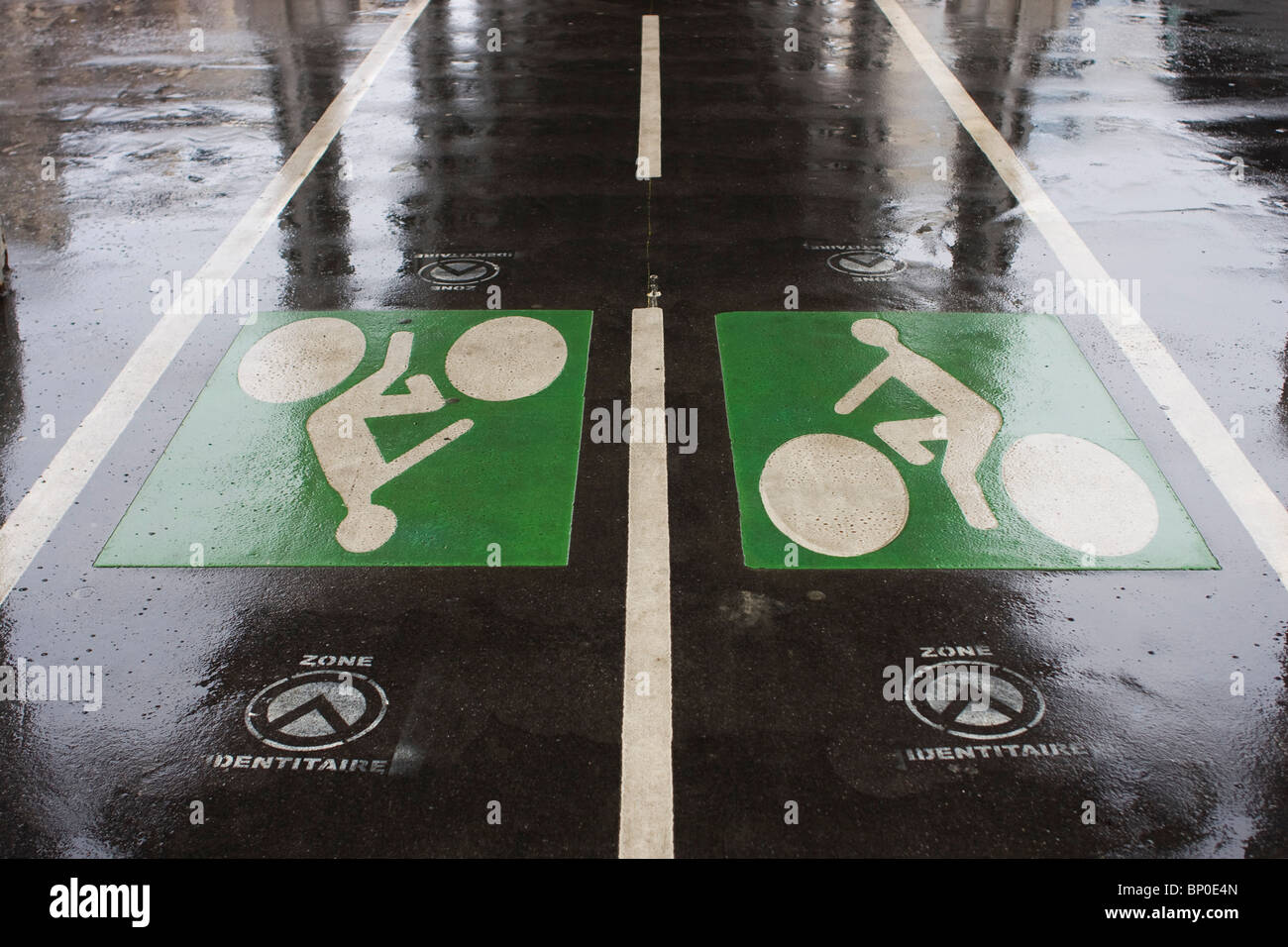 Cycle lane france hi-res stock photography and images - Alamy