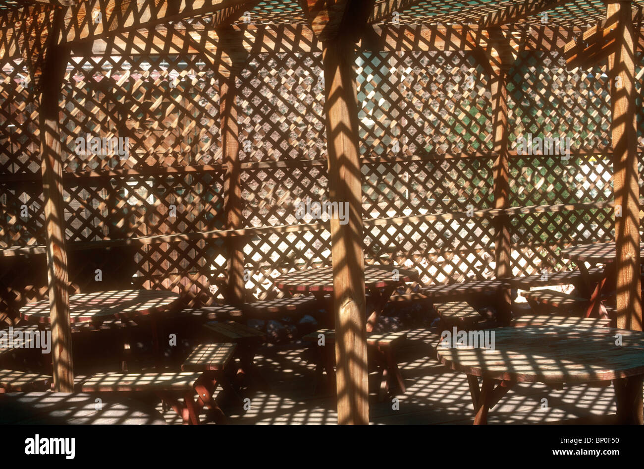 Latticework pattern hi-res stock photography and images - Alamy