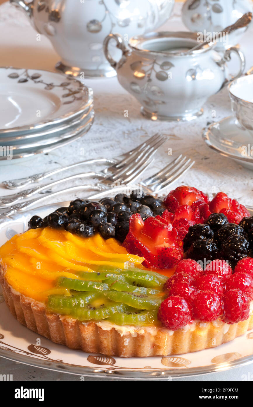 Bone spoon and plates hi-res stock photography and images - Alamy