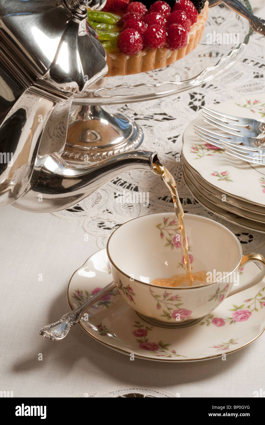 Antique sterling silver tea set hi-res stock photography and images - Alamy