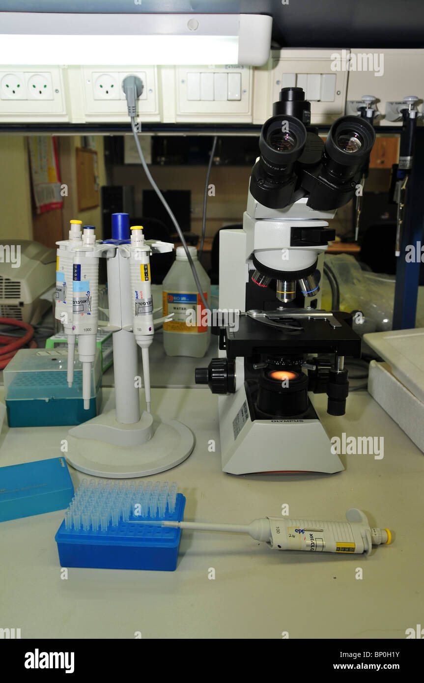 Optical microscope hi-res stock photography and images - Alamy