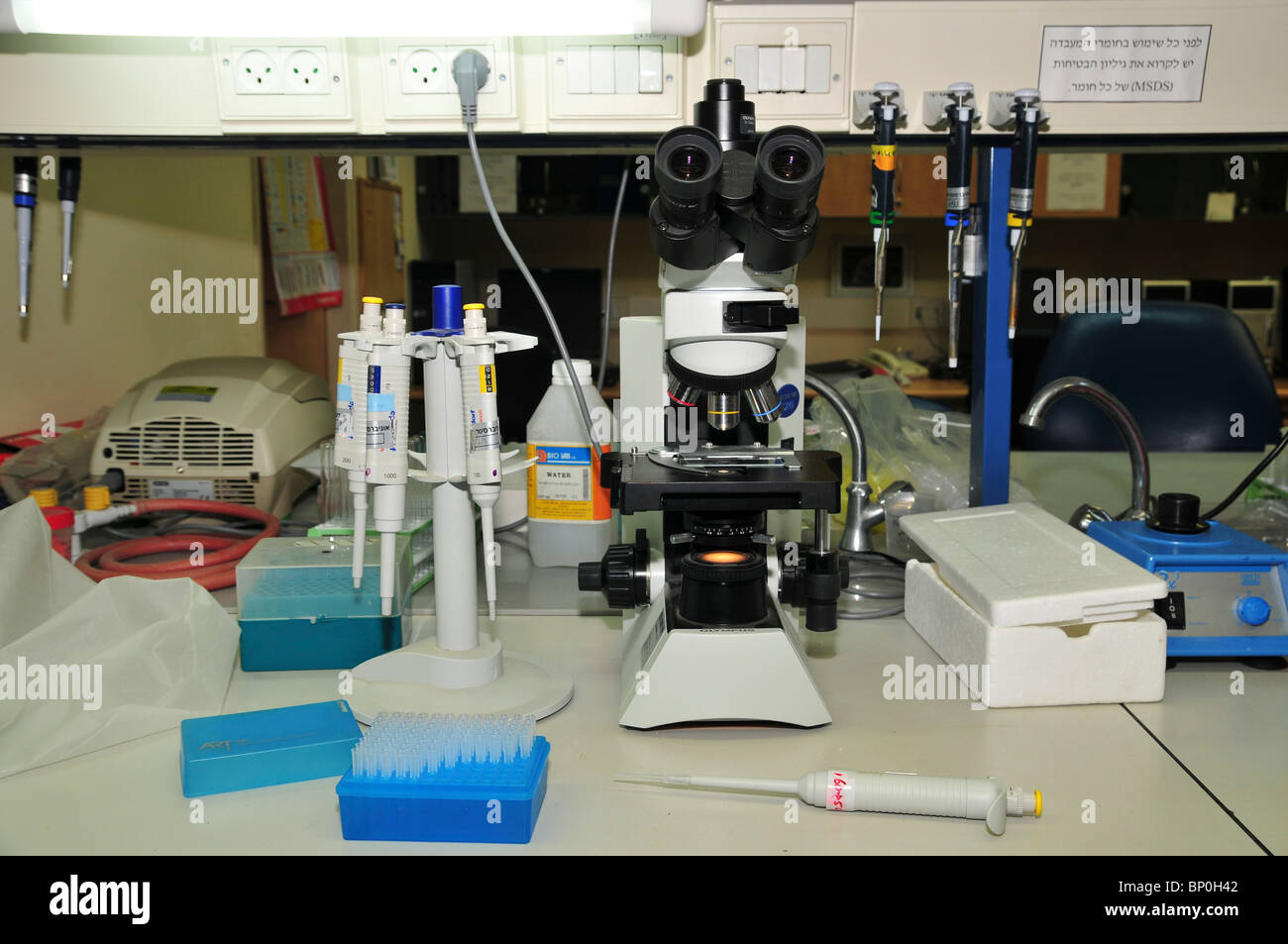 Optical microscope hi-res stock photography and images - Alamy