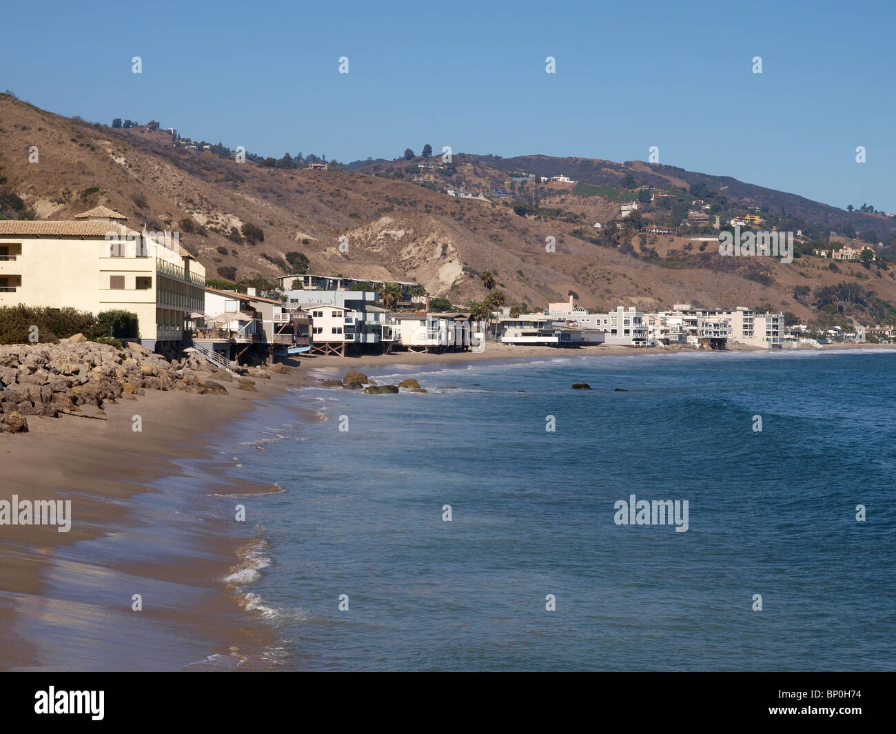 Surf, sand and homes on California's Malibu Coast Stock Photo - Alamy