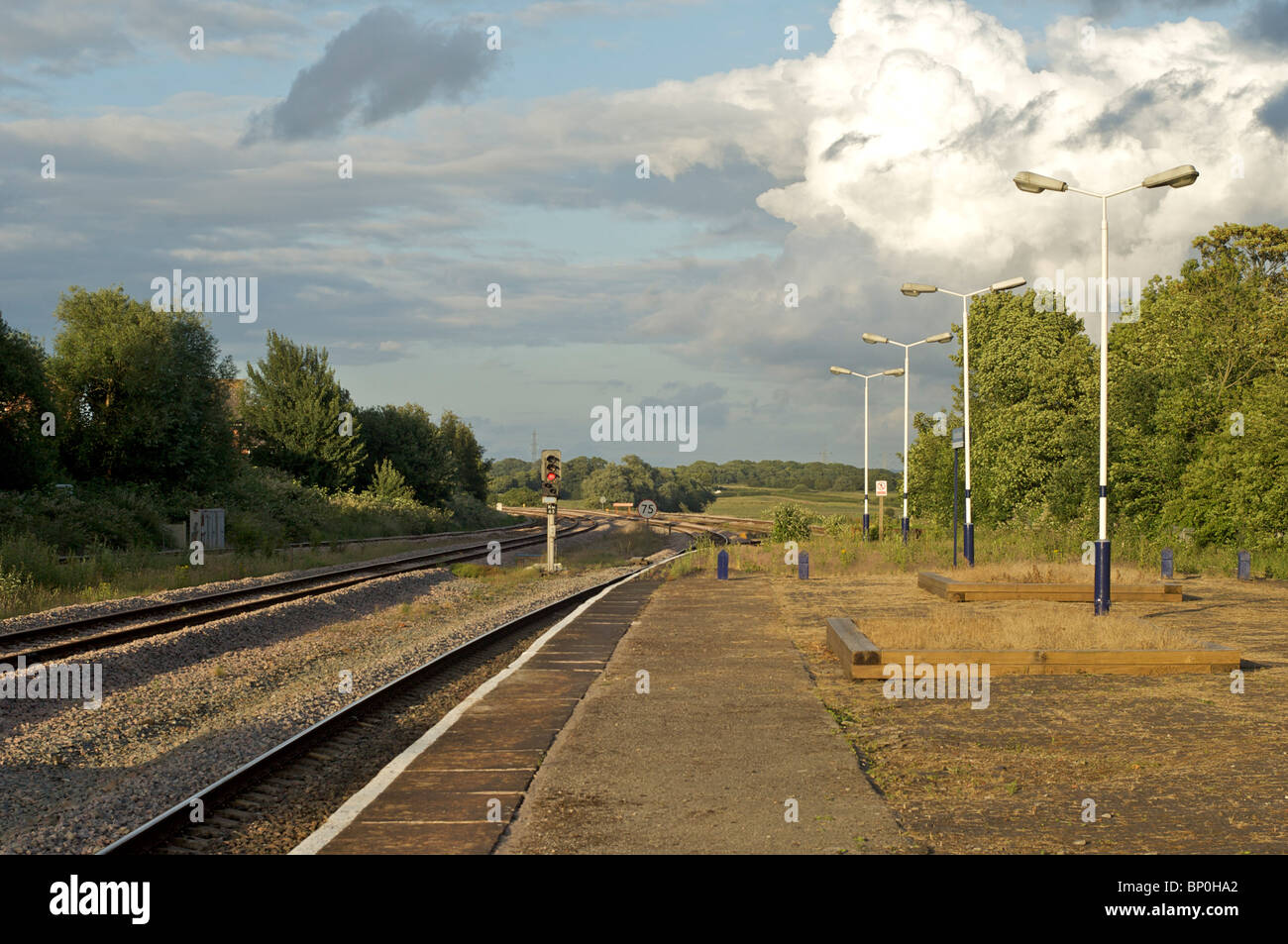 Rural railway station platform Stock Photo - Alamy