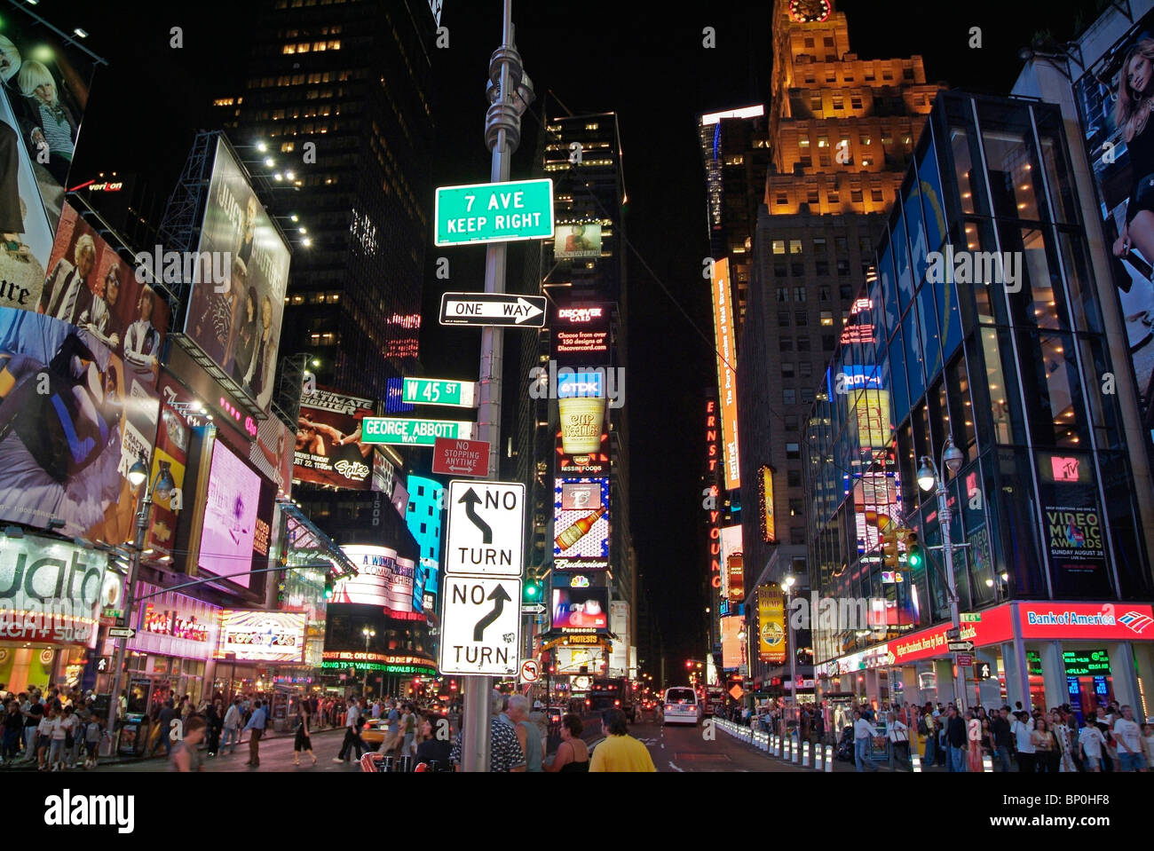 York times square hi-res stock photography and images - Alamy