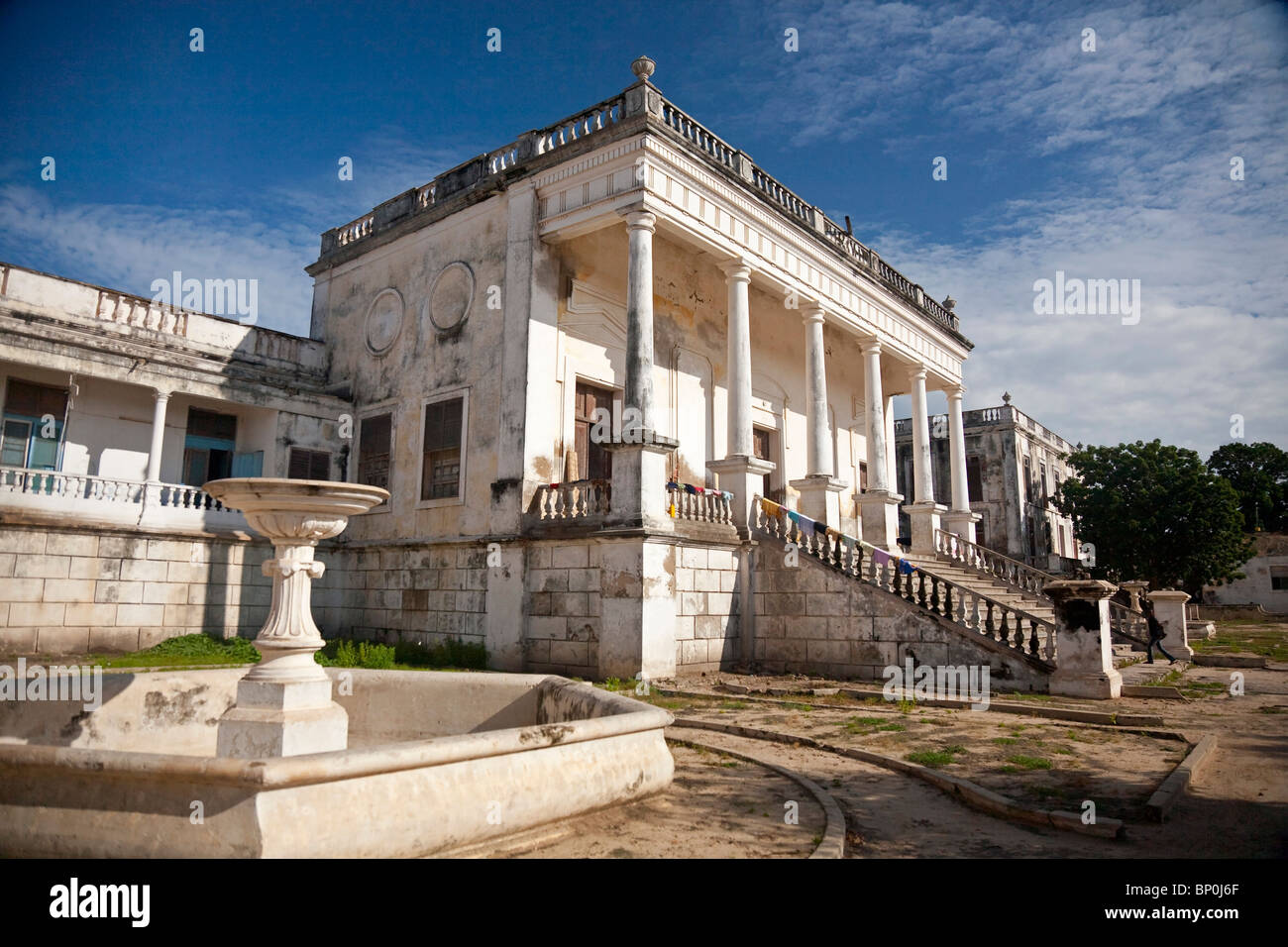 Hospital colonial architecture island hi-res stock photography and ...