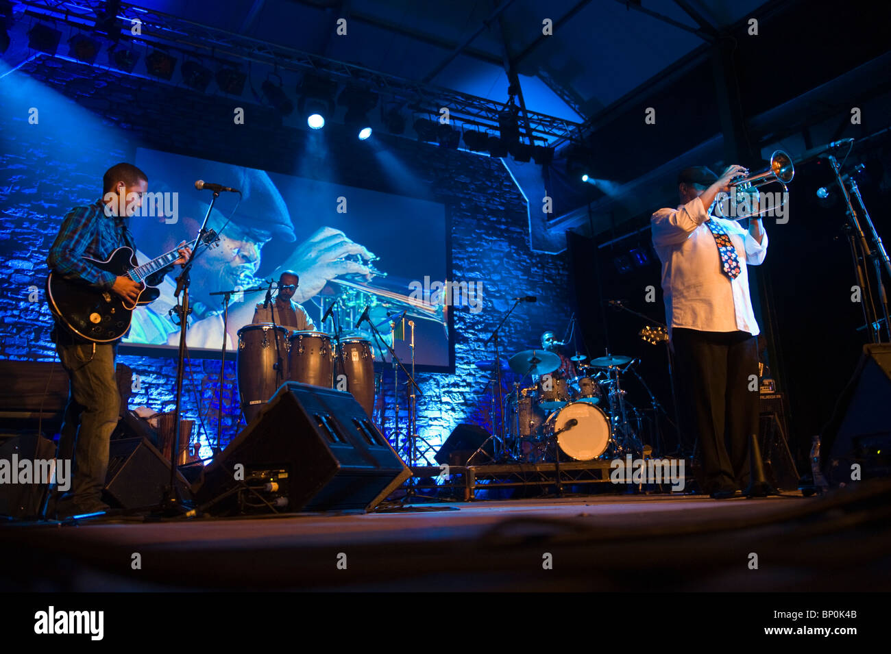 African man playing trumpet hi-res stock photography and images - Alamy