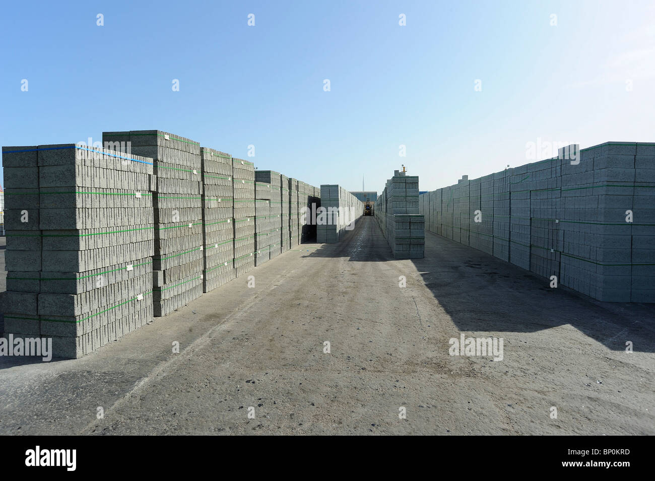 Cement blocks hi-res stock photography and images - Alamy