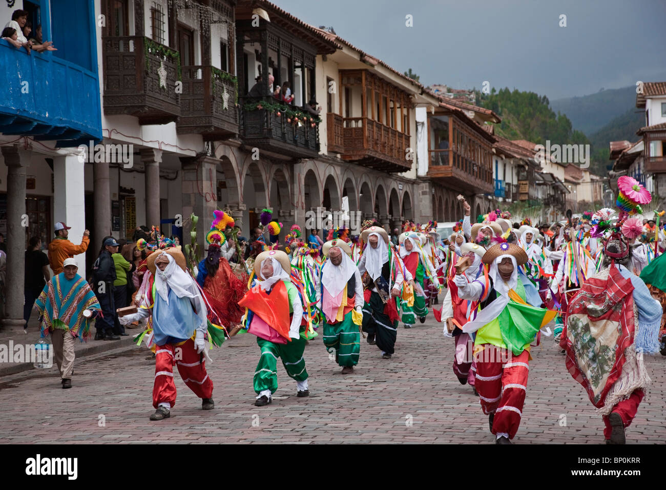 Peruvian dancers at parade in cusco hi-res stock photography and images ...
