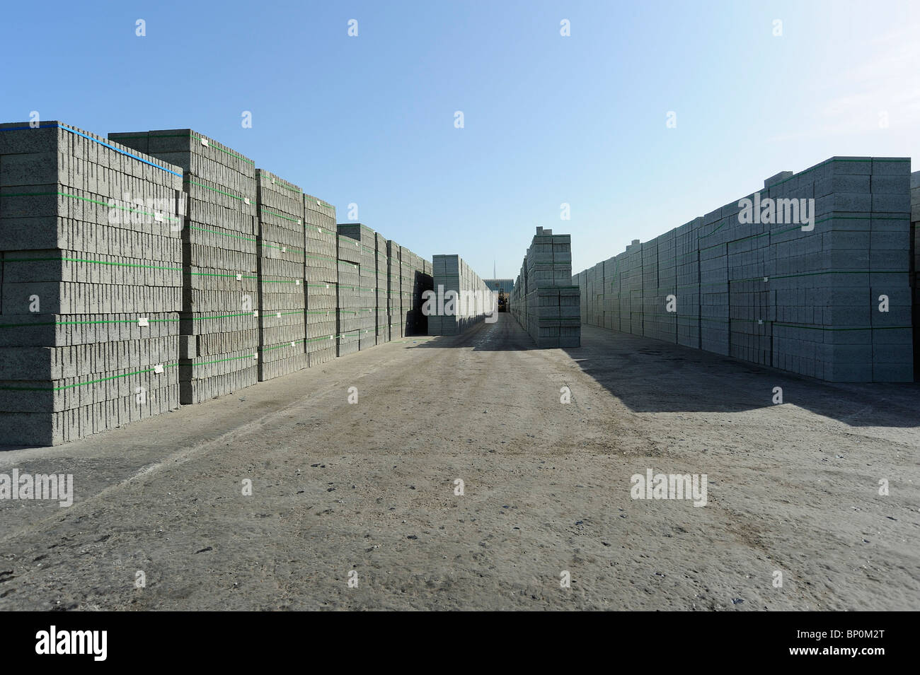 Cement blocks hi-res stock photography and images - Alamy