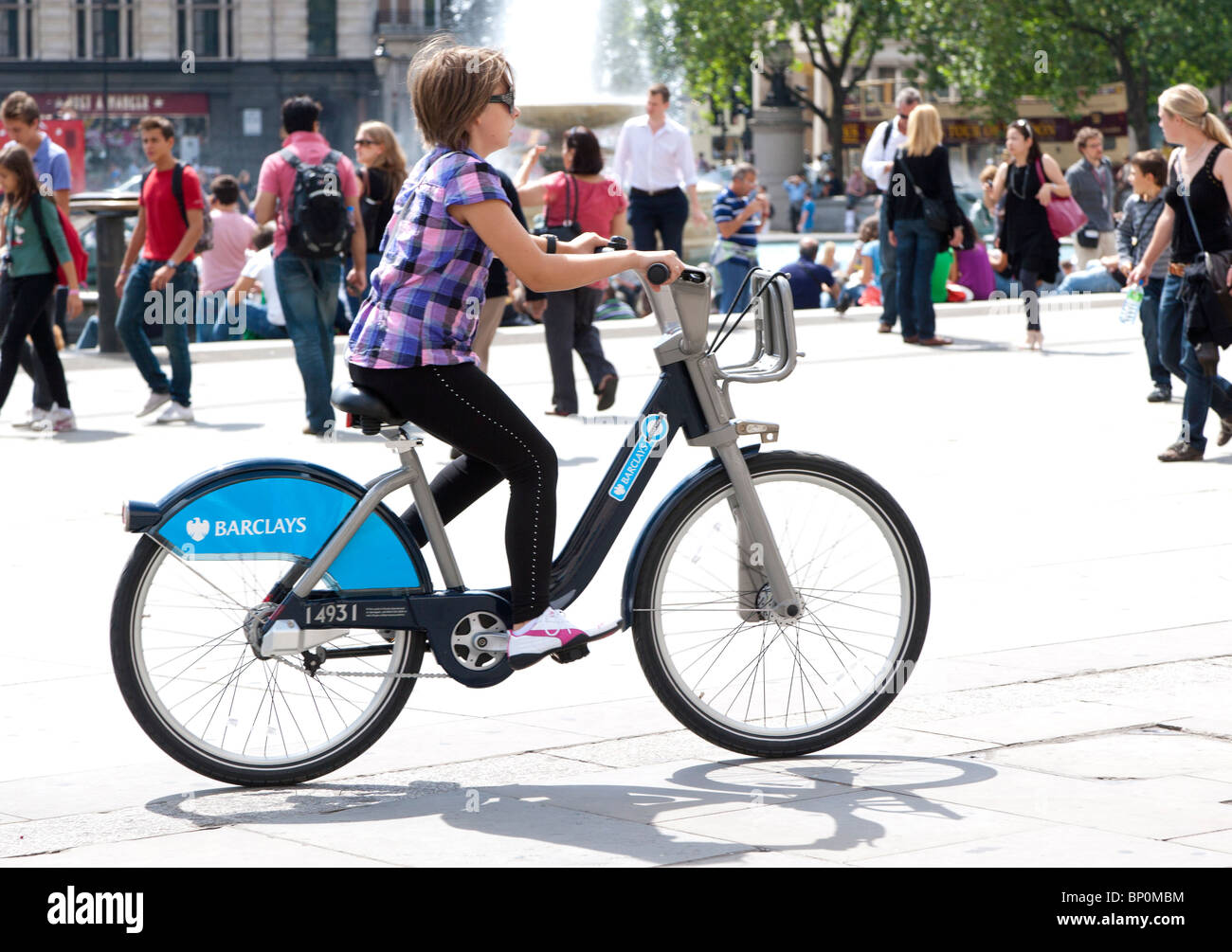 London cycle hi-res stock photography and images - Alamy