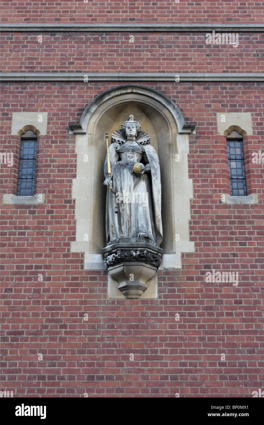 One of only two statues of Queen Elizabeth 1 known to photographer in ...
