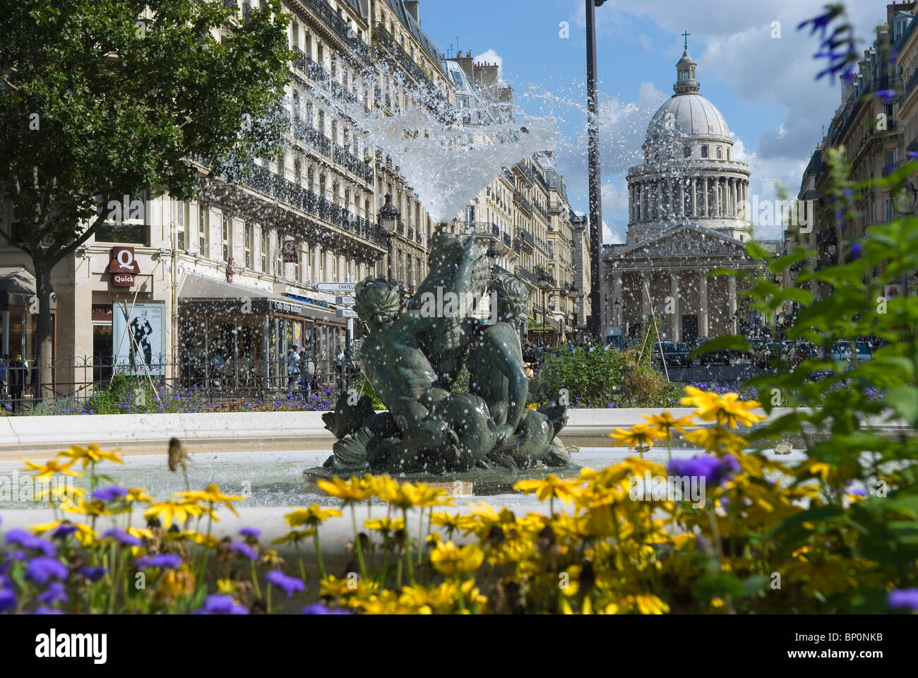 France, Paris, 6th arrondissement, Soufflot street and Pantheon seen ...