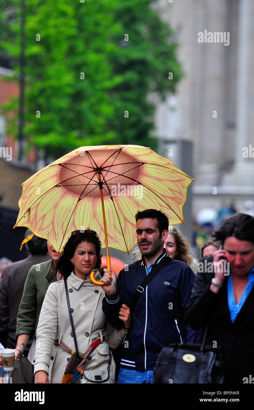London rain sun hi-res stock photography and images - Alamy