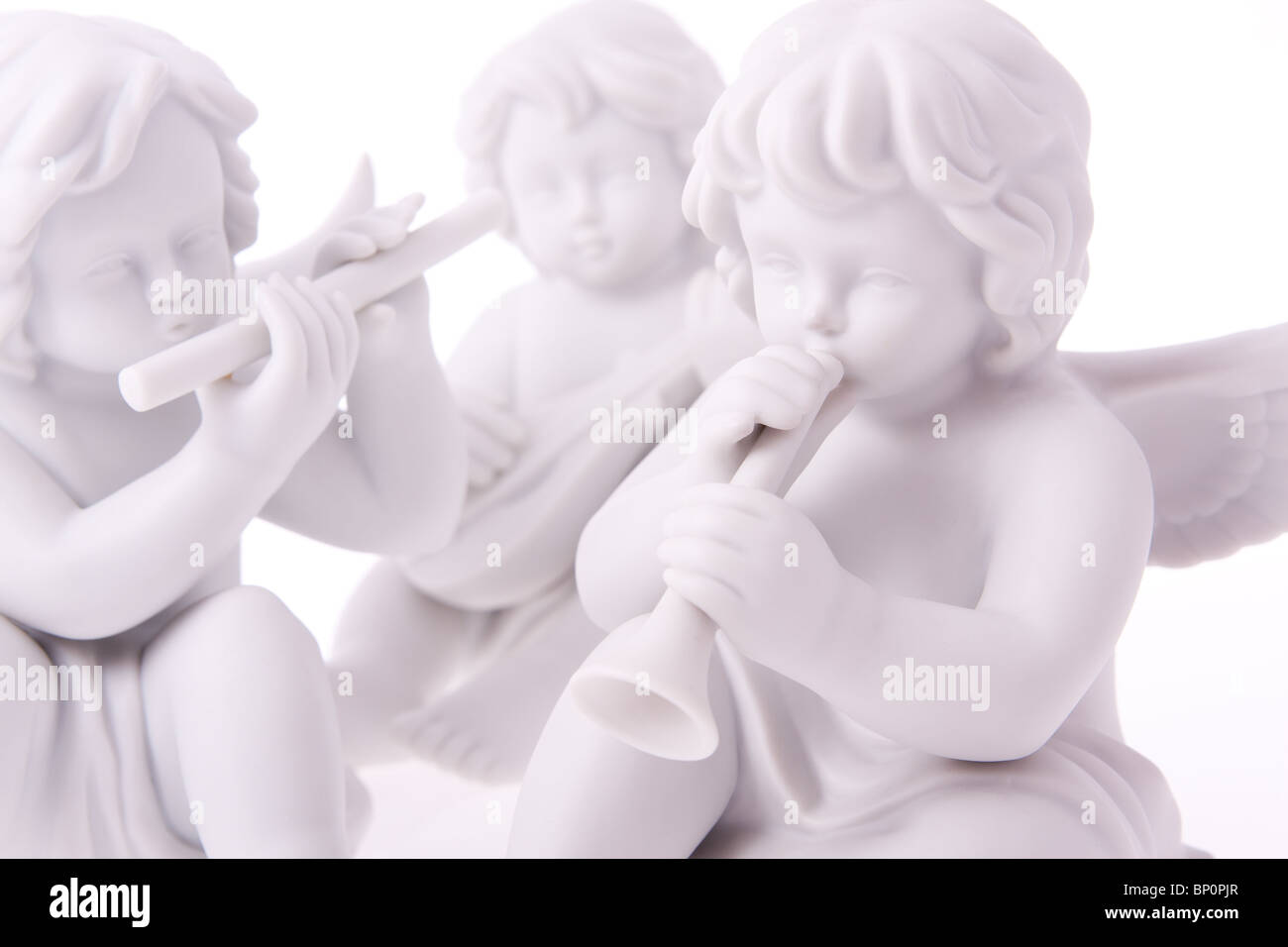 Sculpture angel playing trumpet hi-res stock photography and images - Alamy