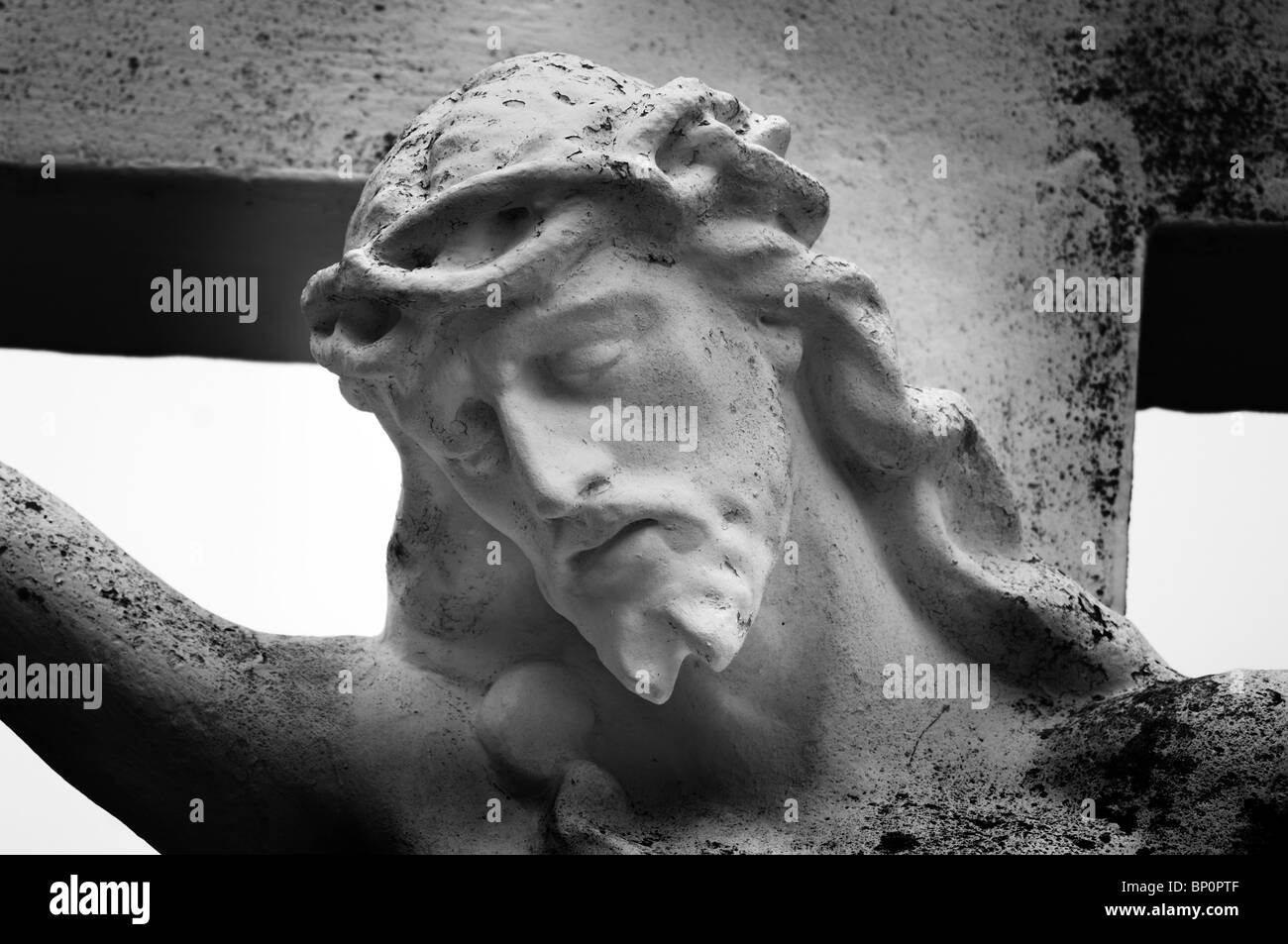 Black christ statue hi-res stock photography and images - Alamy