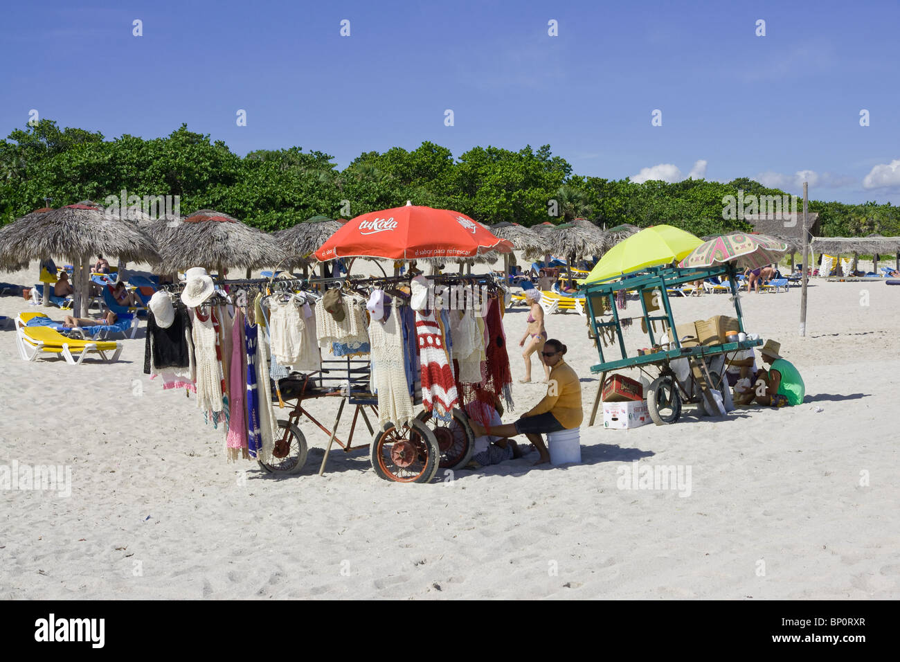Beach market stalls selling gifts and souvenirs in Cuba Stock Photo - Alamy