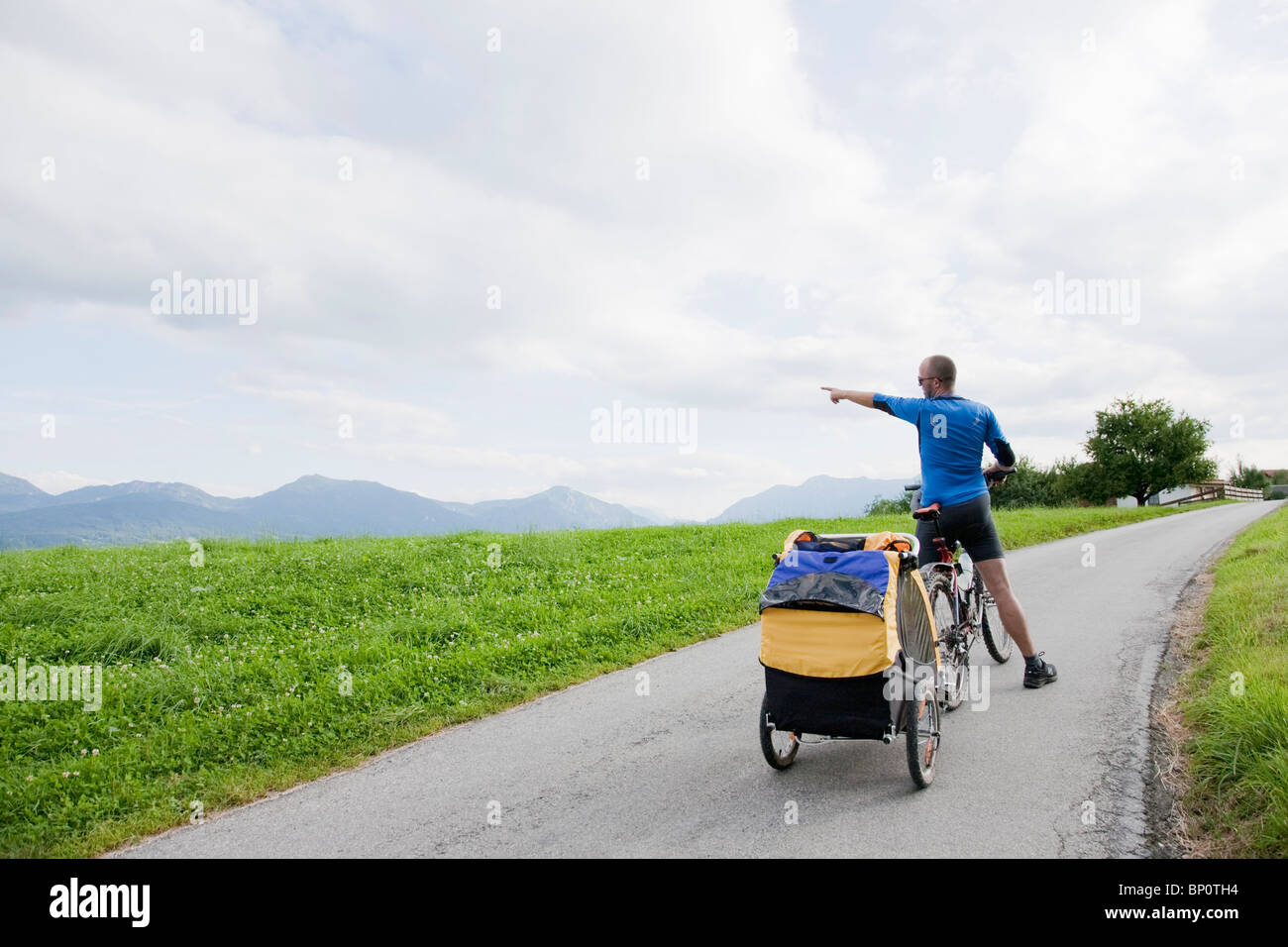 Man Pulling Cart Stock Photos & Man Pulling Cart Stock Images - Alamy