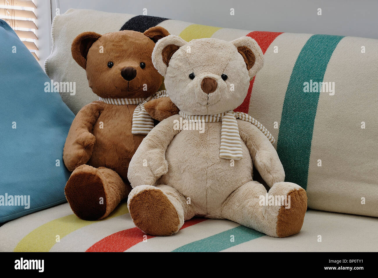 Teddy bears hi-res stock photography and images - Alamy