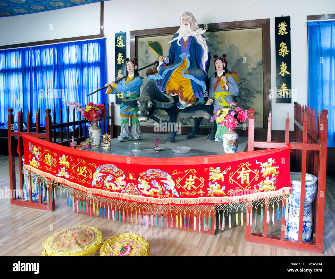 China, Yunnan province, Kunming, Golden Temple, Laozi statue Stock ...