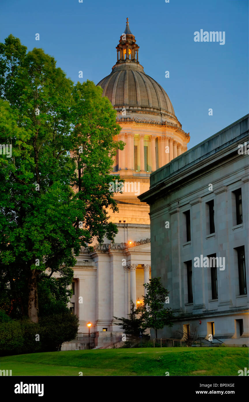 Twilight exterior hi-res stock photography and images - Alamy